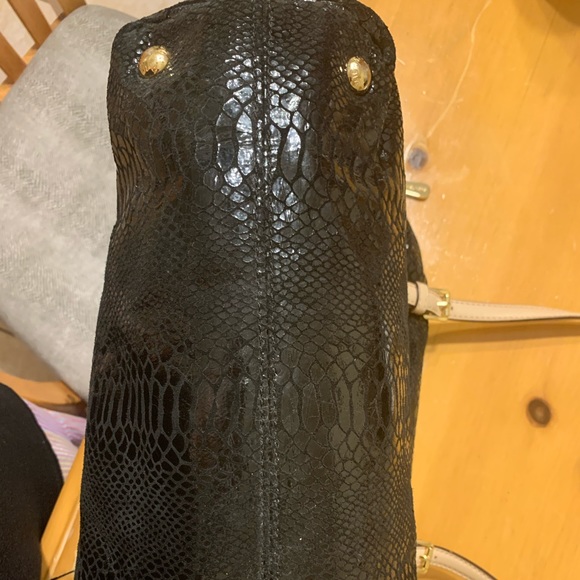 MICHAEL Michael Kors | Bags | Michael Kors Black Snake Skin Pattern ...